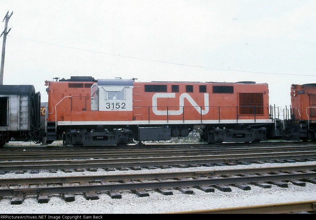 CN 3152--RS18